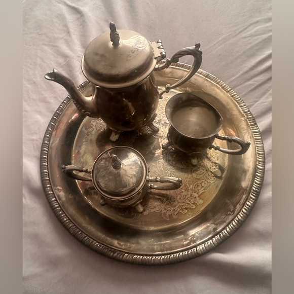 International Silver Company | Kitchen | Silver Vintage Tea Set | Poshmark